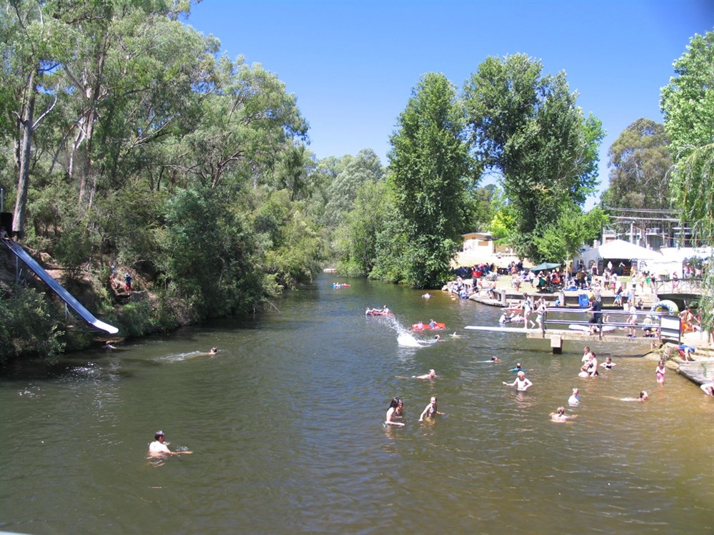 Bright VIC @ ExplorOz Places