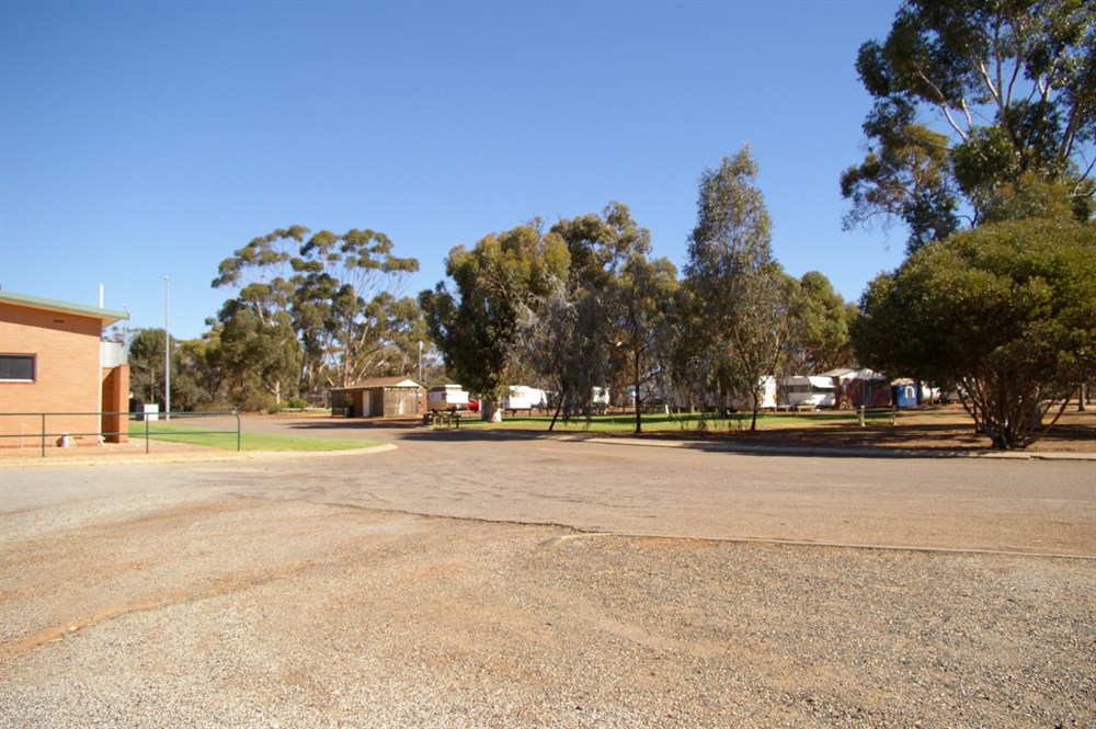 Brookton Caravan Park WA @ ExplorOz Places
