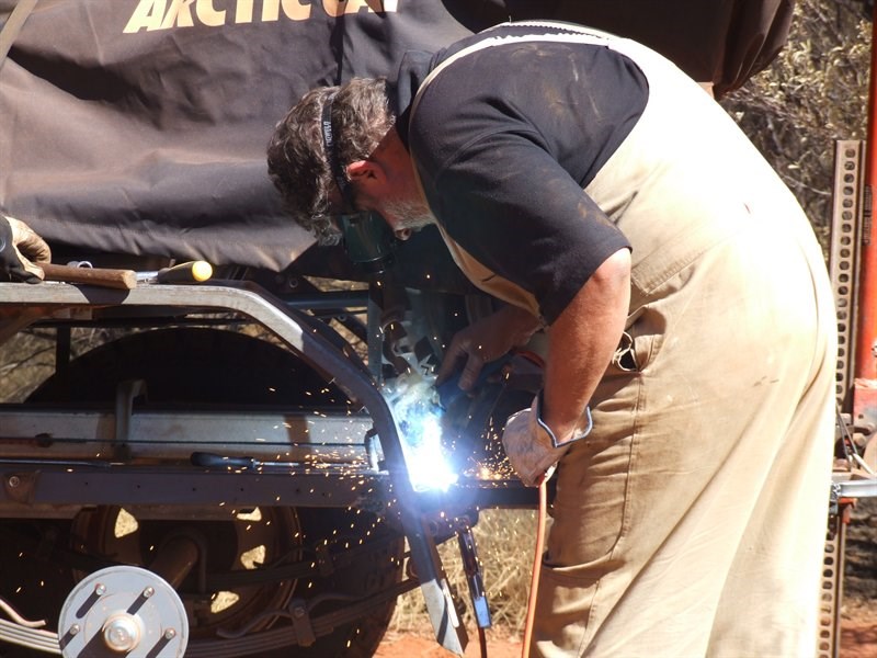 Gibson Desert - Sandy Blight Junction Road - A day of outback welding ...