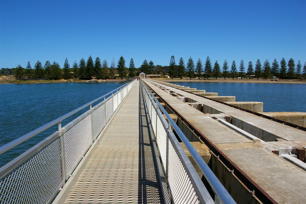 Goolwa Barrage SA @ ExplorOz Places
