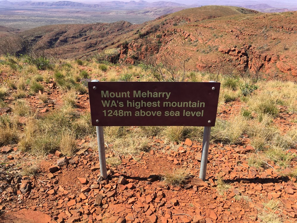 Mt Meharry WA @ ExplorOz Places