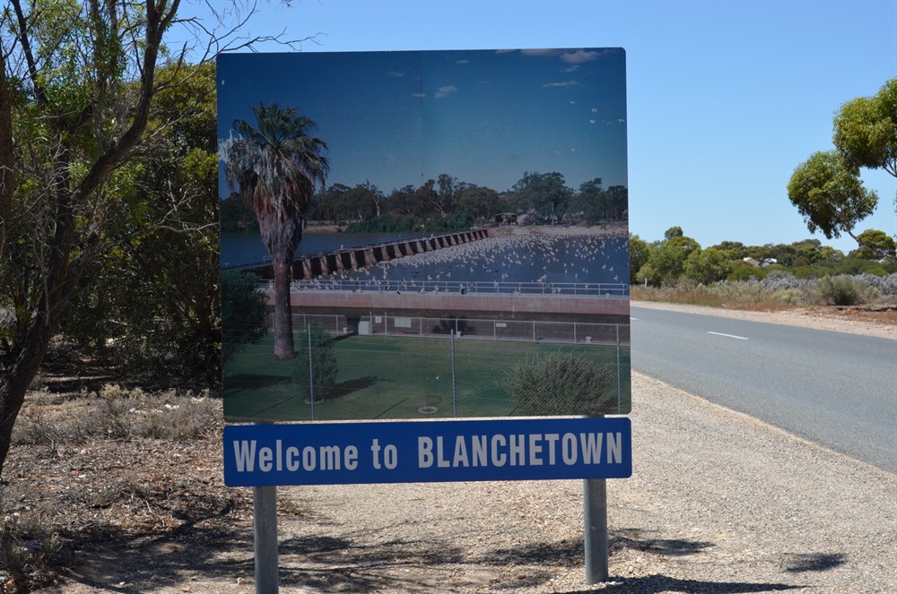 Blanchetown SA @ ExplorOz Places