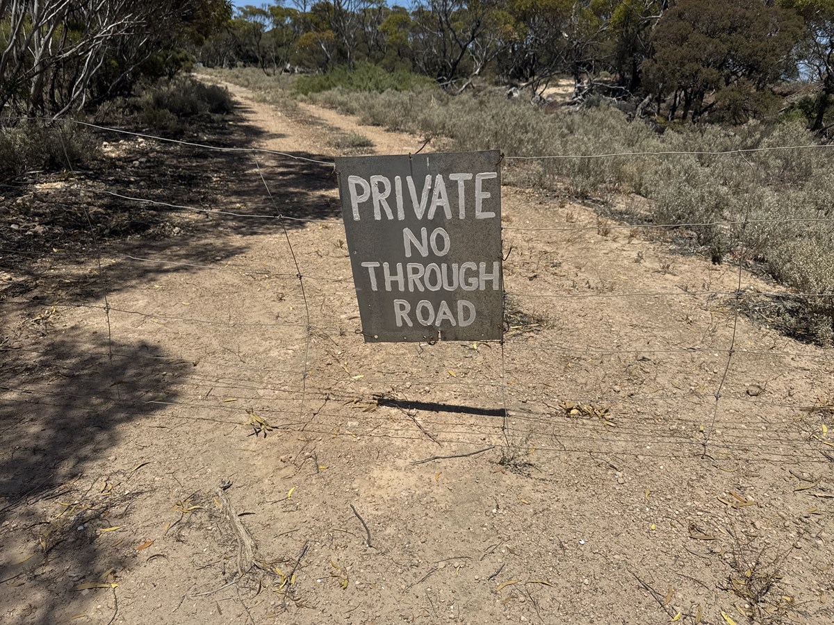Charooba Road - No through road SA