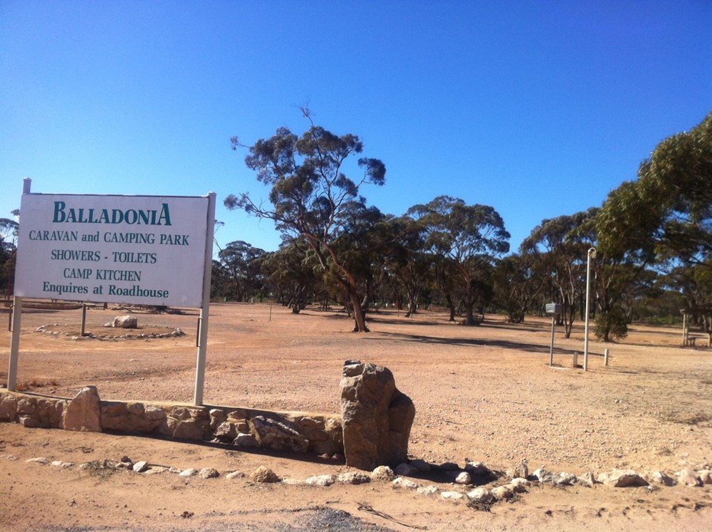 Balladonia Roadhouse WA @ ExplorOz Places