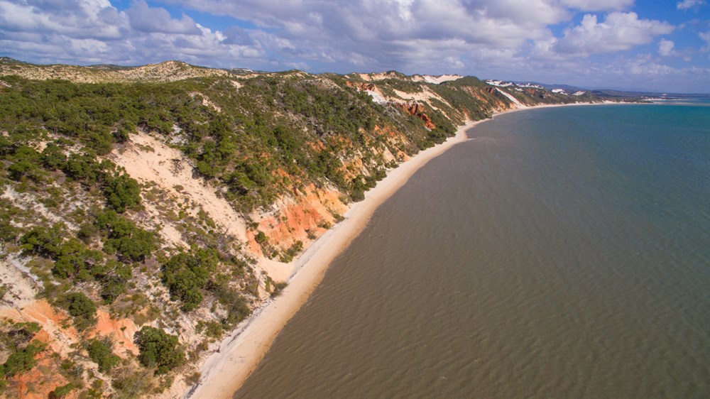 Elim Beach Coloured Sands QLD @ ExplorOz Places